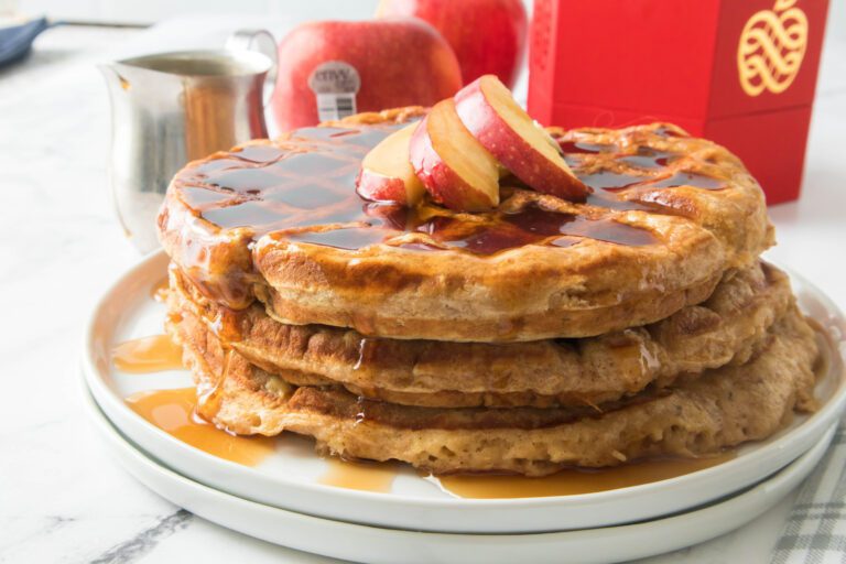 Apple Cinnamon Waffles - The Produce Moms