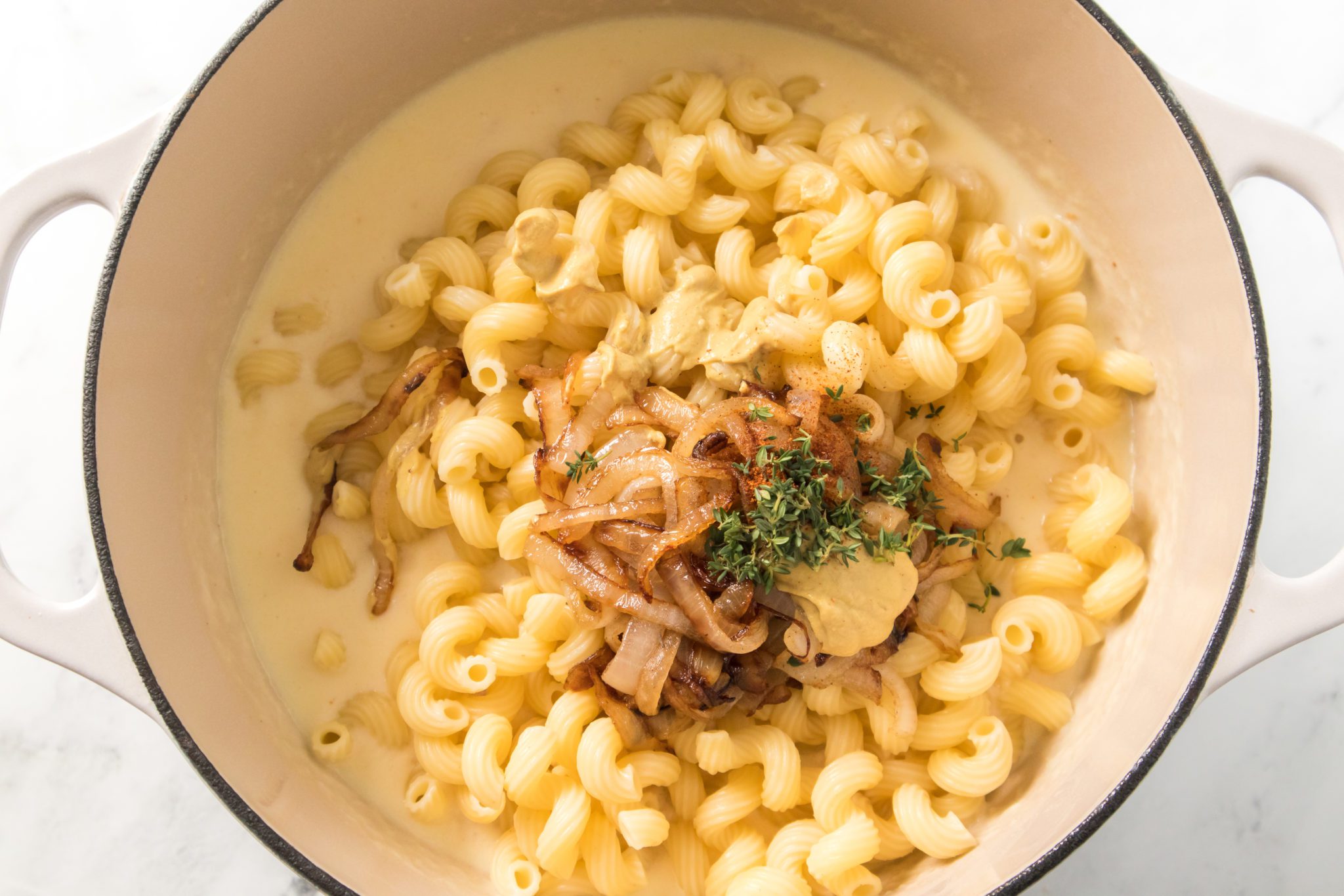 French Onion Mac and Cheese - The Produce Moms