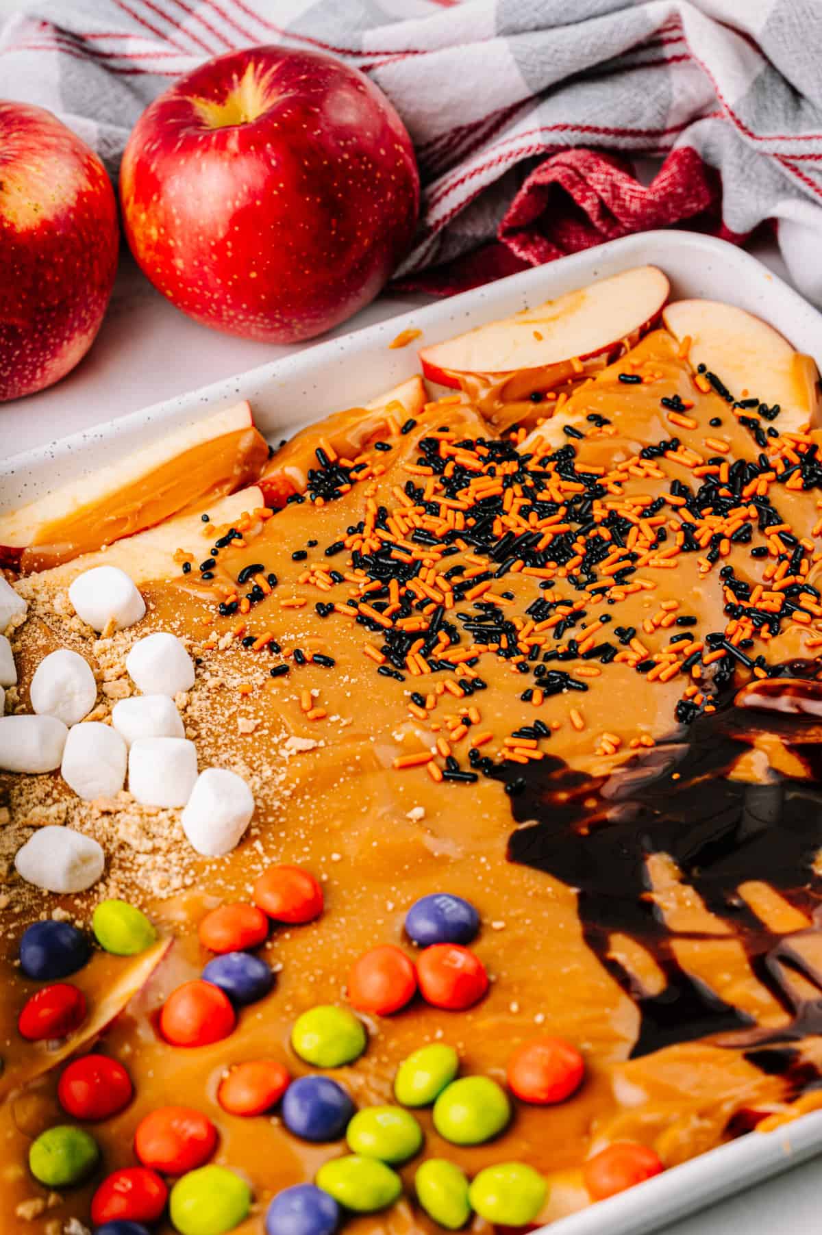 Sheet Pan Caramel Apples - The Produce Moms