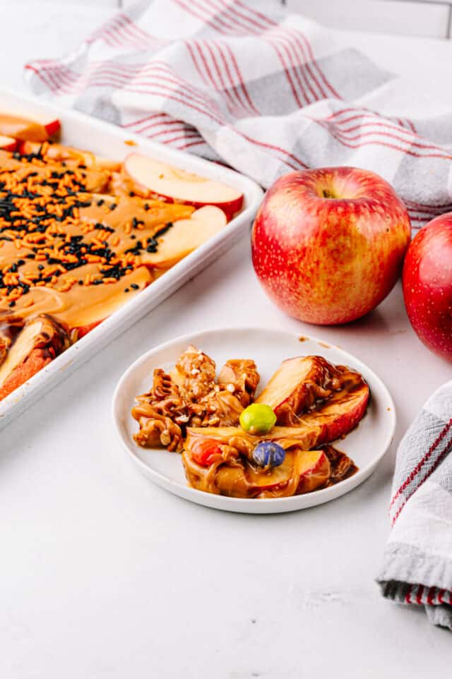 Sheet Pan Caramel Apples - The Produce Moms