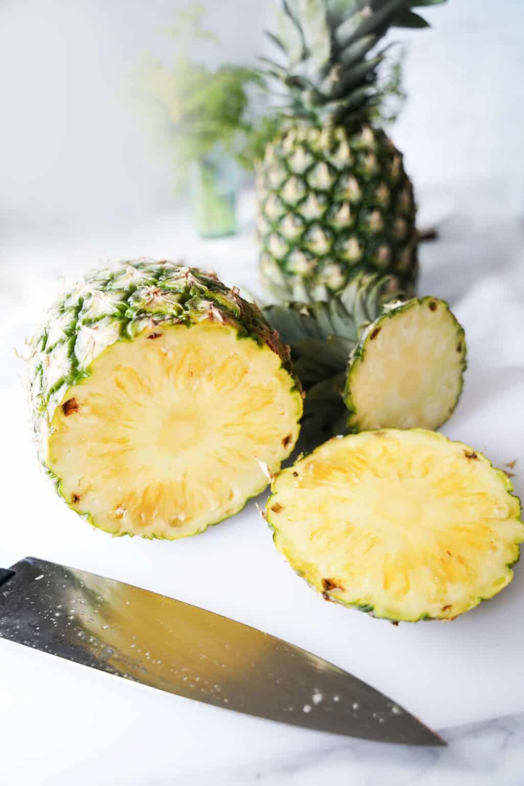 How To Tell When a Pineapple is Ripe - The Produce Moms