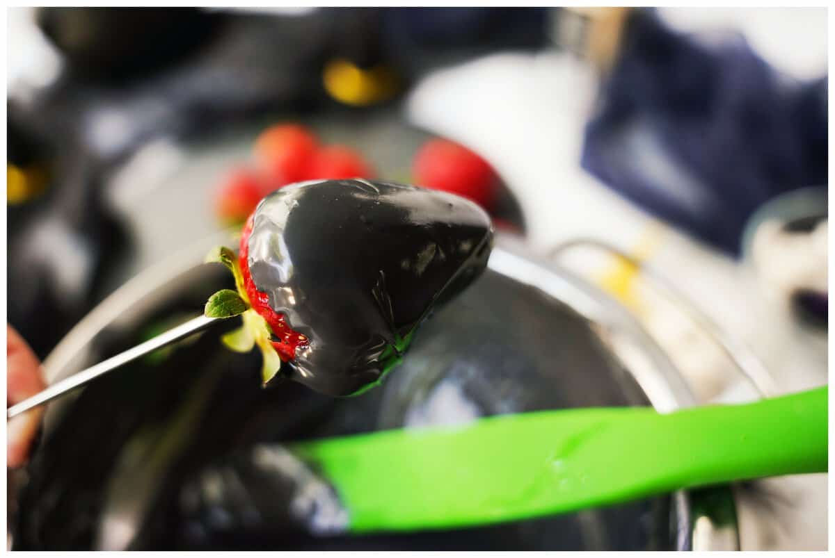 Spooktacular Oreo Witch Hats Recipe - The Produce Moms