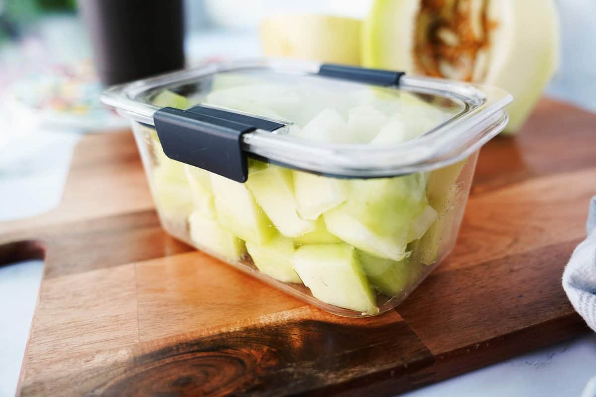 How To Pick A Honeydew Melon - The Produce Moms