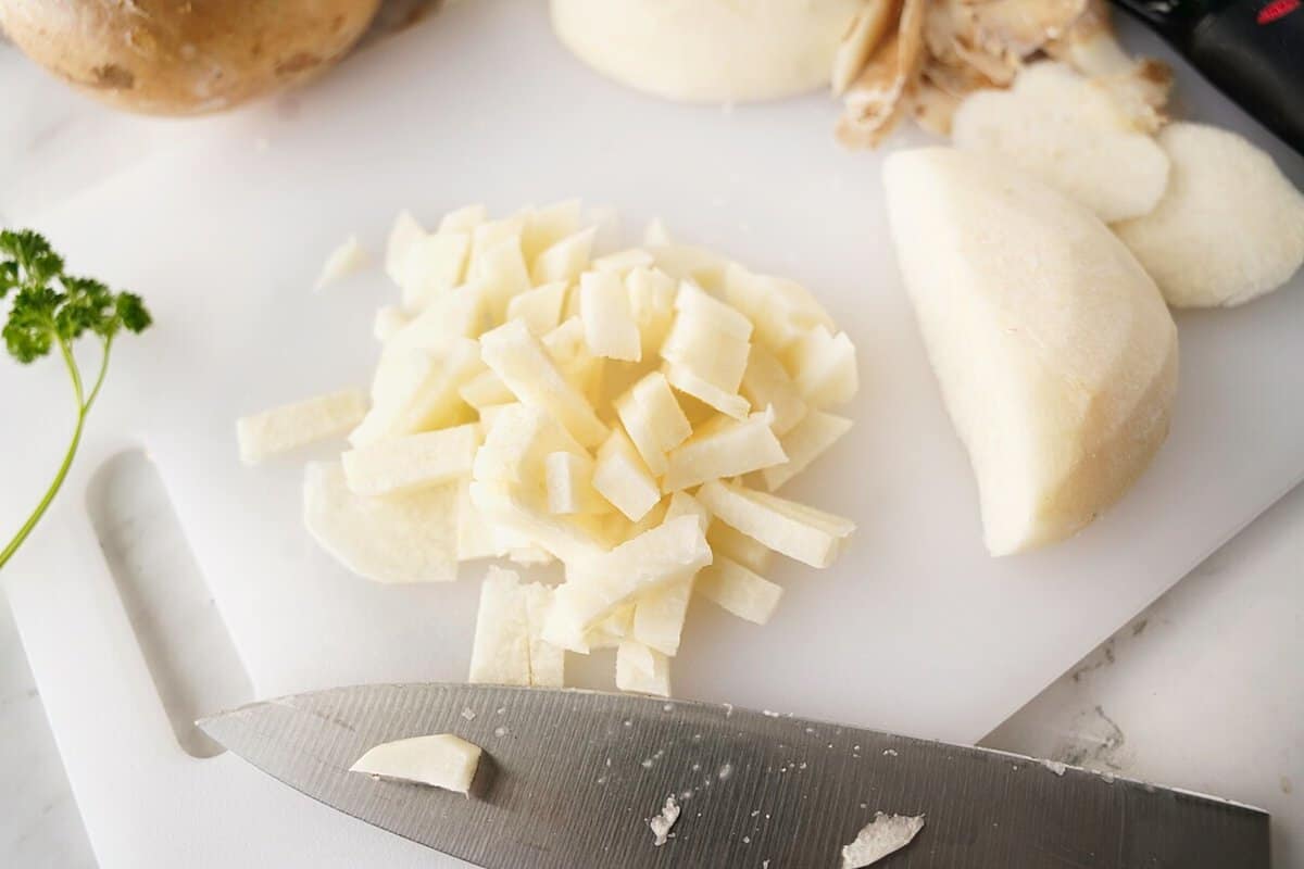 What Does Jicama Taste Like? - The Produce Moms