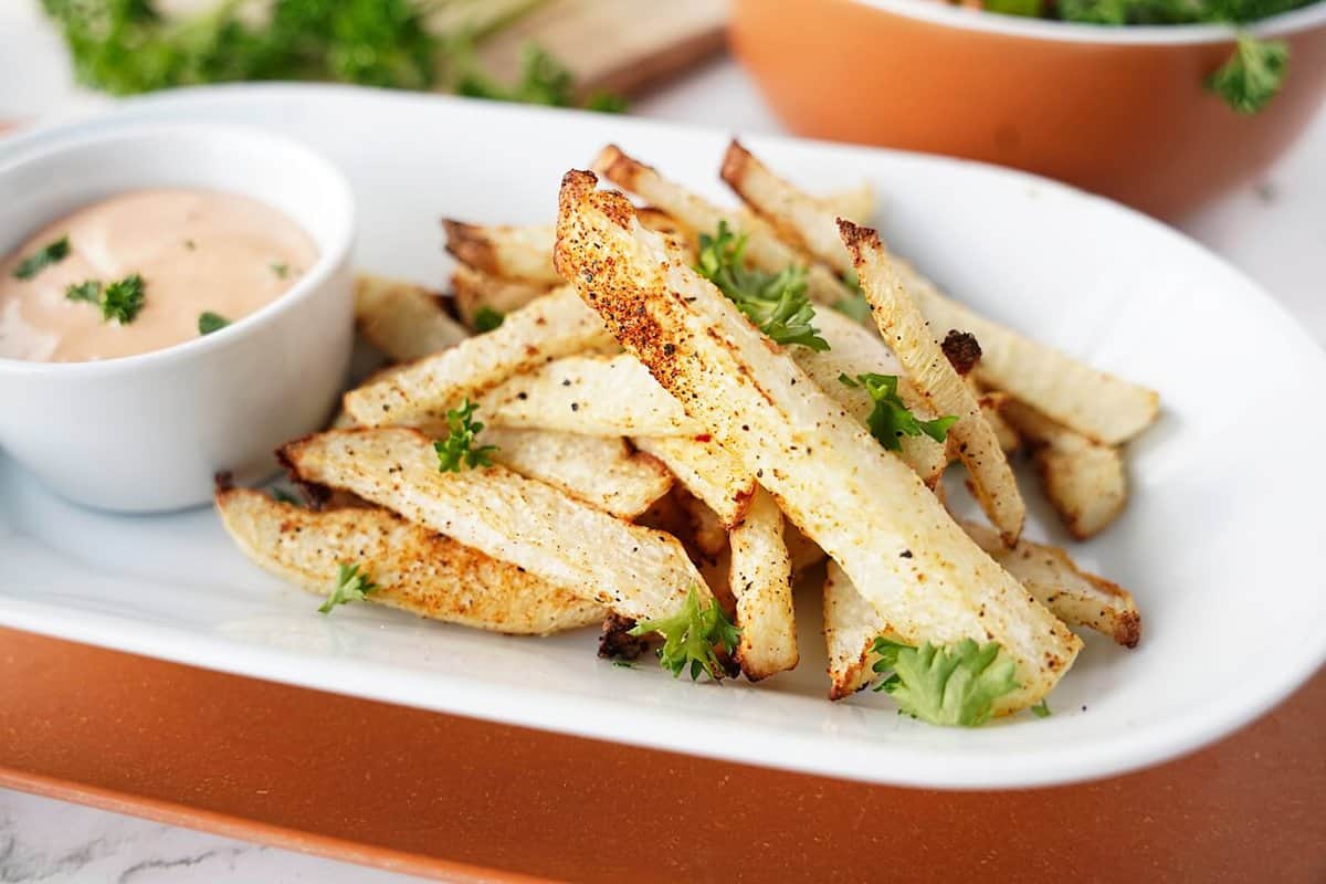 What Does Jicama Taste Like? - The Produce Moms